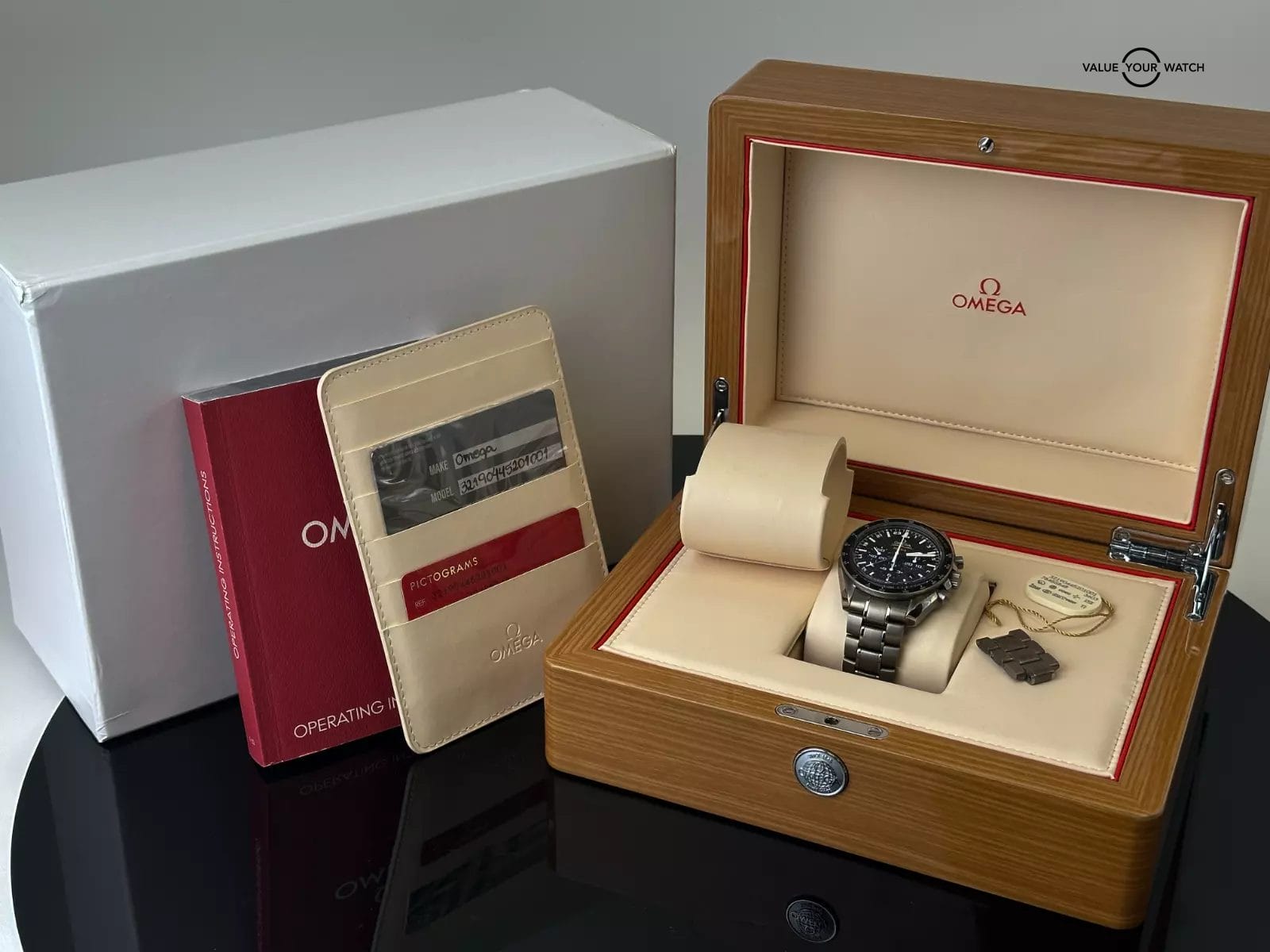 Omega Speedmaster 44mm titanium, carbon dial HB-SIA Solar Impulse ...