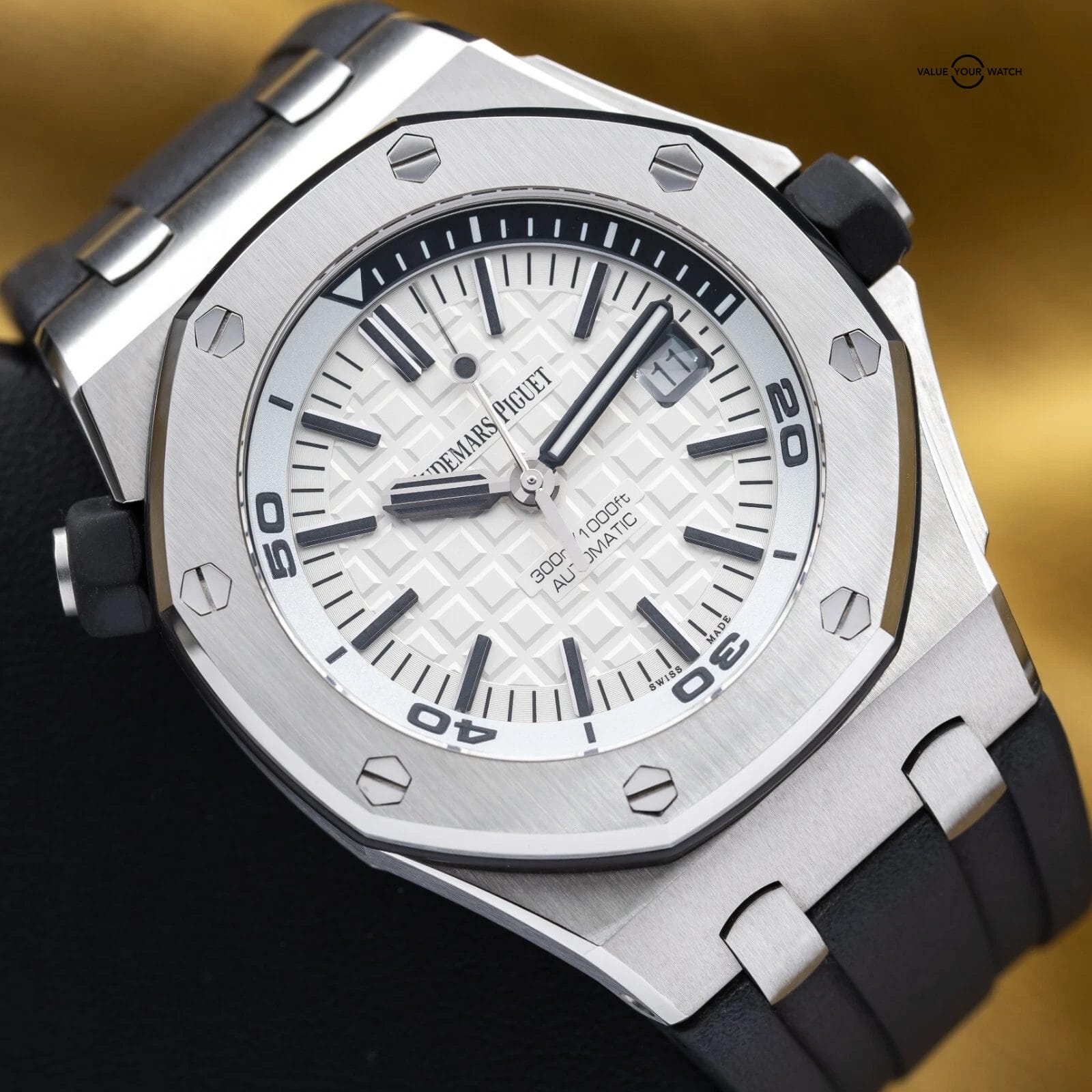 Audemars Piguet Royal Oak Offshore Diver 42mm White AP 15710ST.OO ...