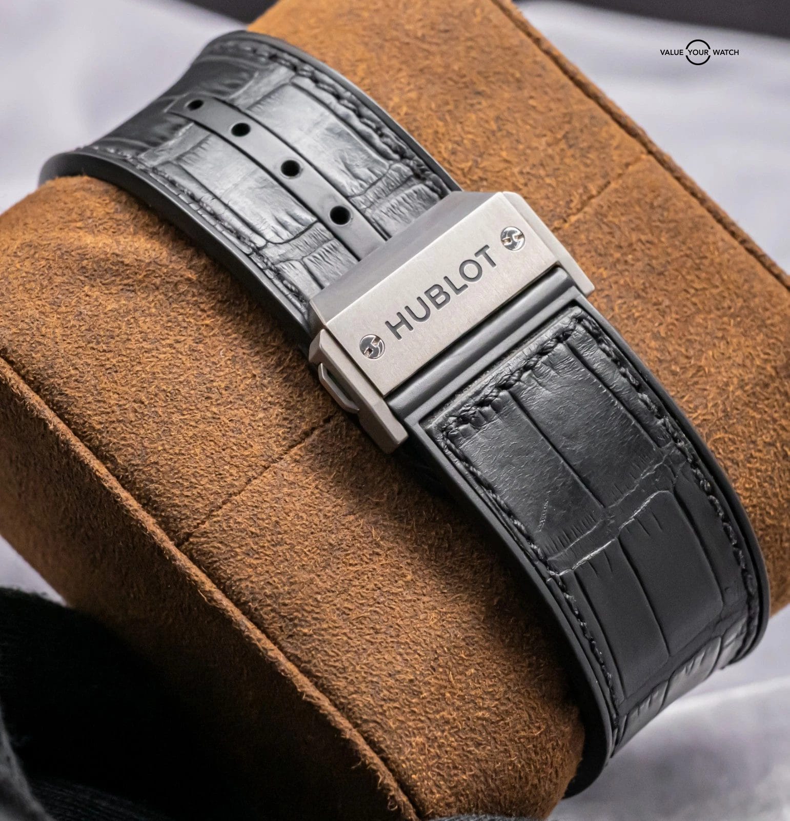 Hublot Spirit of Big Bang Titanium Diamonds 45mm Complete 601.NX.0173 ...